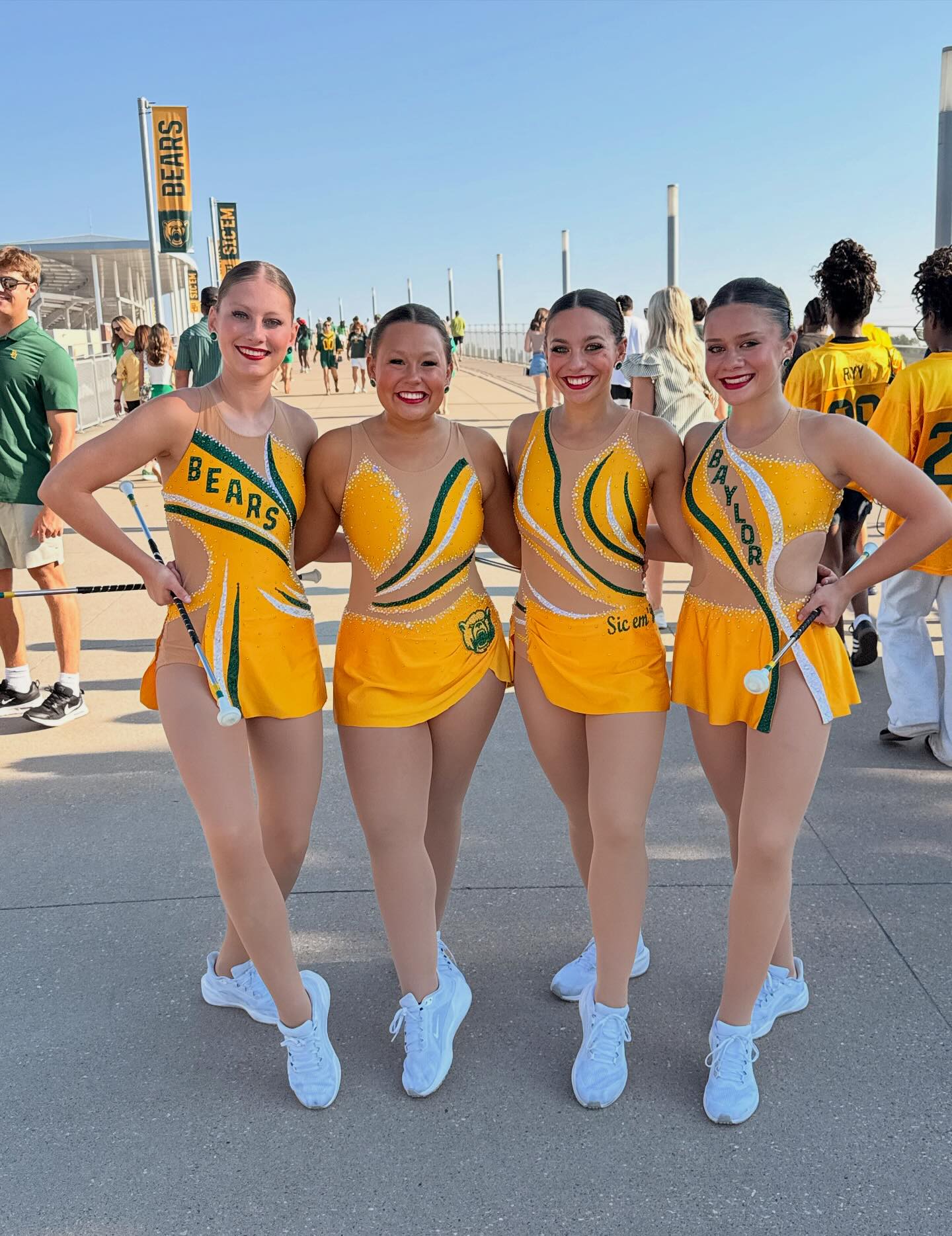 Baylor Golden Girl Baylor Golden Girl Feature Twirlers