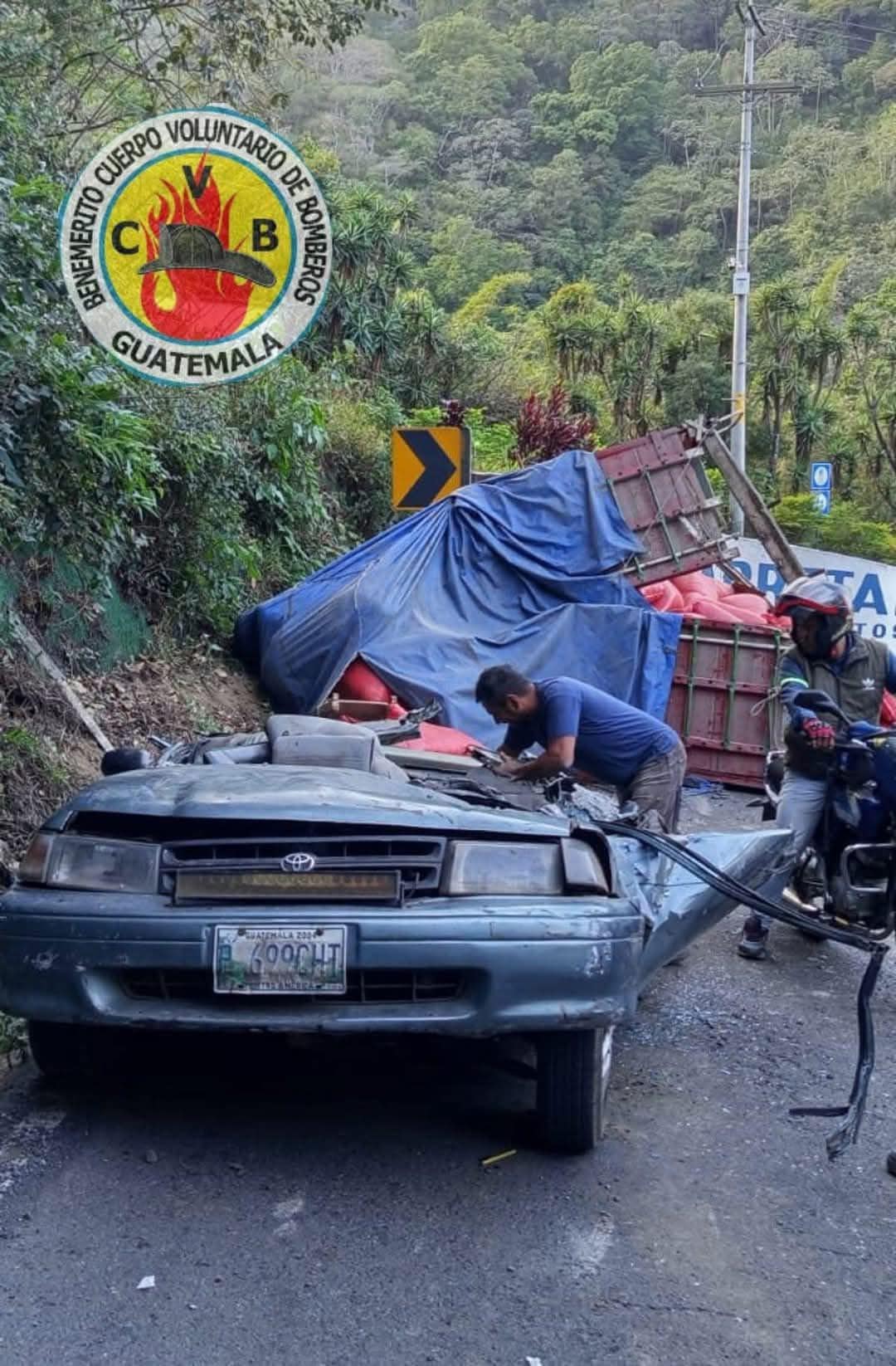 Actualidad 🚨 Escuintla Familia Que Viajaba En Un VehÍculo Sobrevive 3086