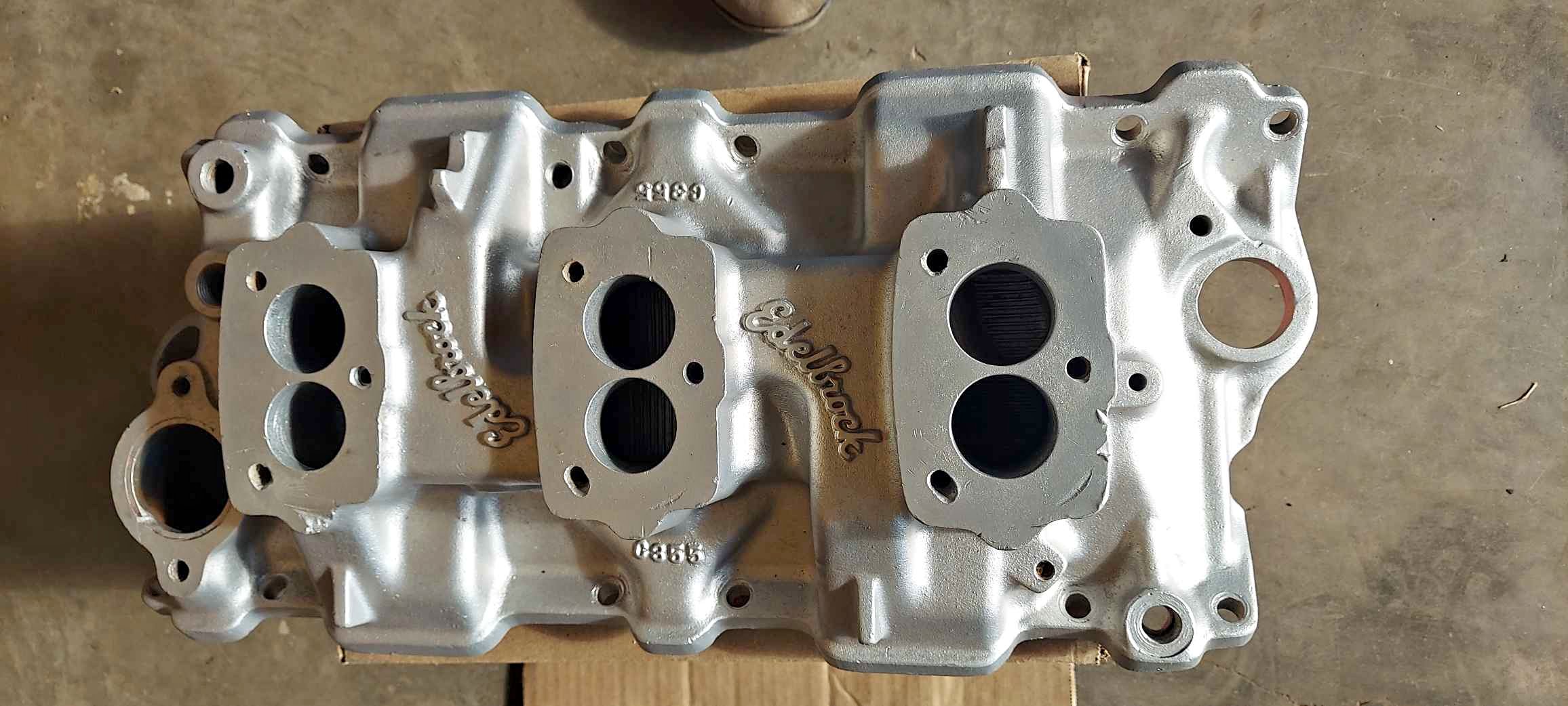 Sbc Edelbrock C355 3x2 Intake Manifold Car Engines And Engine Parts
