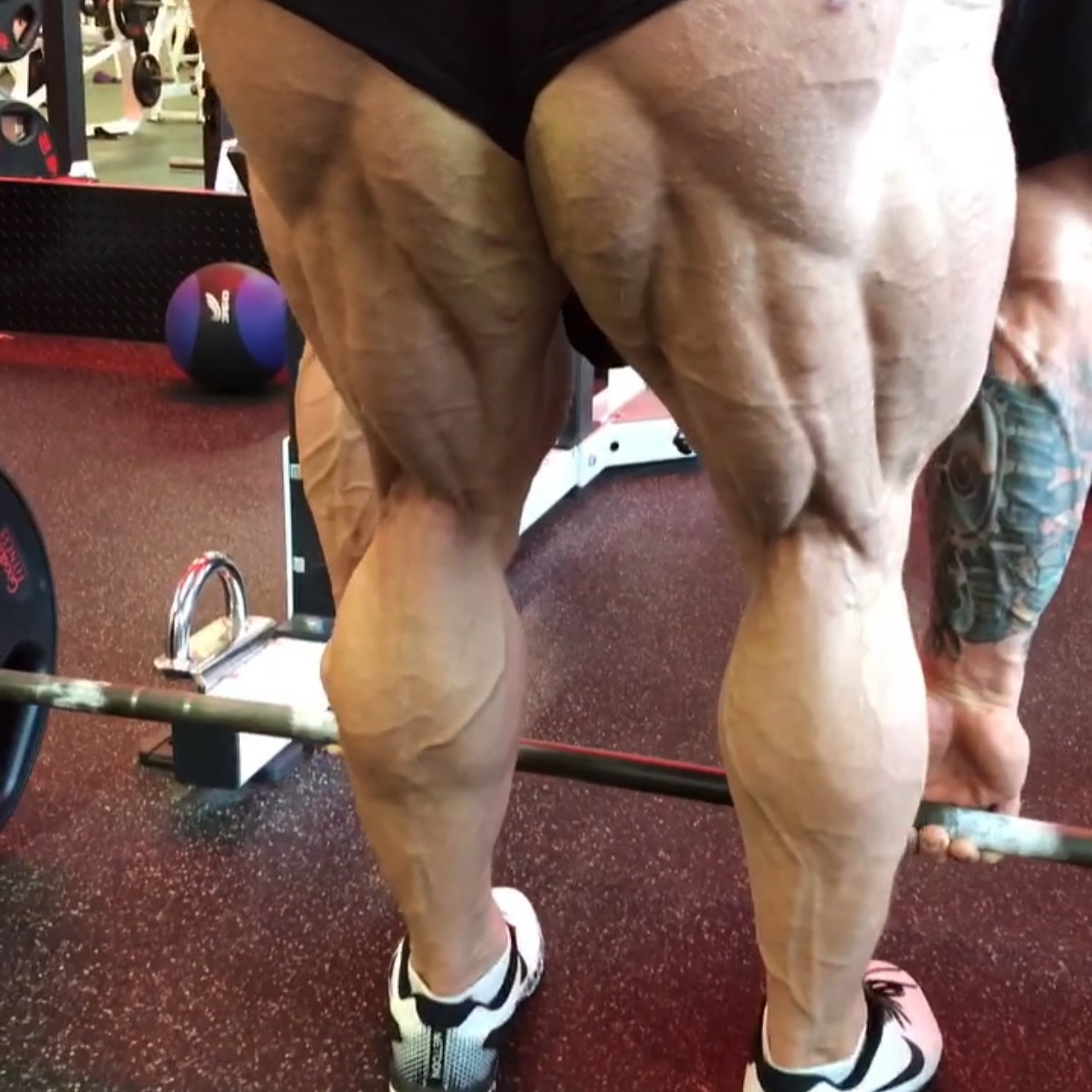 Iain Valliere Ifbb Pro My Vote To Bring The Full Moon Pose To Bodybuilding Facebook