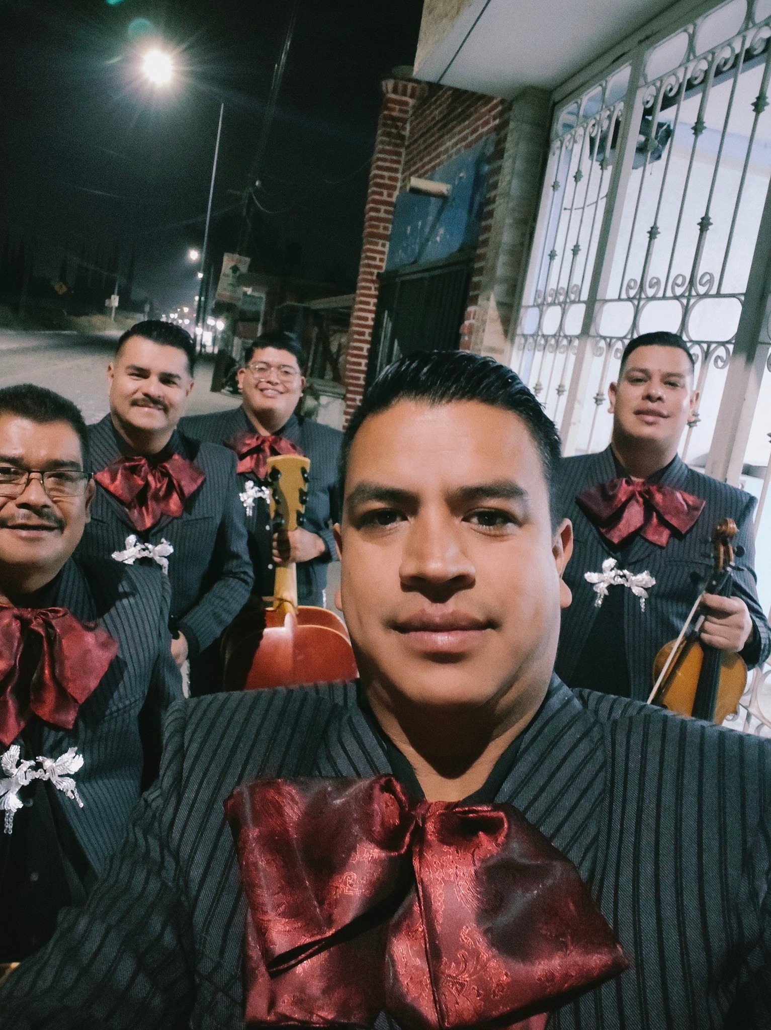 Mariachi Gallos De Oro Gdl