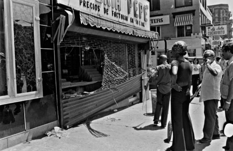 Lower The Blackout Of 1977 Seen The Widespread Of Looting And