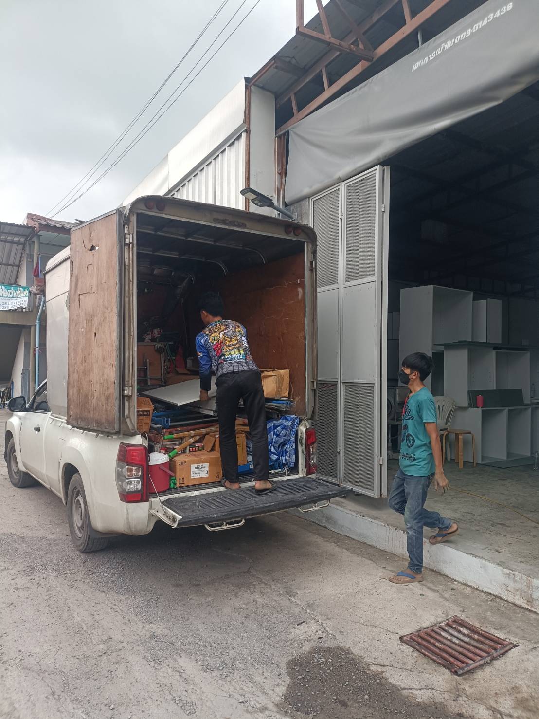 พรร พรรุ่งเรืองขนส่ง บริการรถรับจ้าง ขนของ ขนย้าย ทั่วไทย 4381