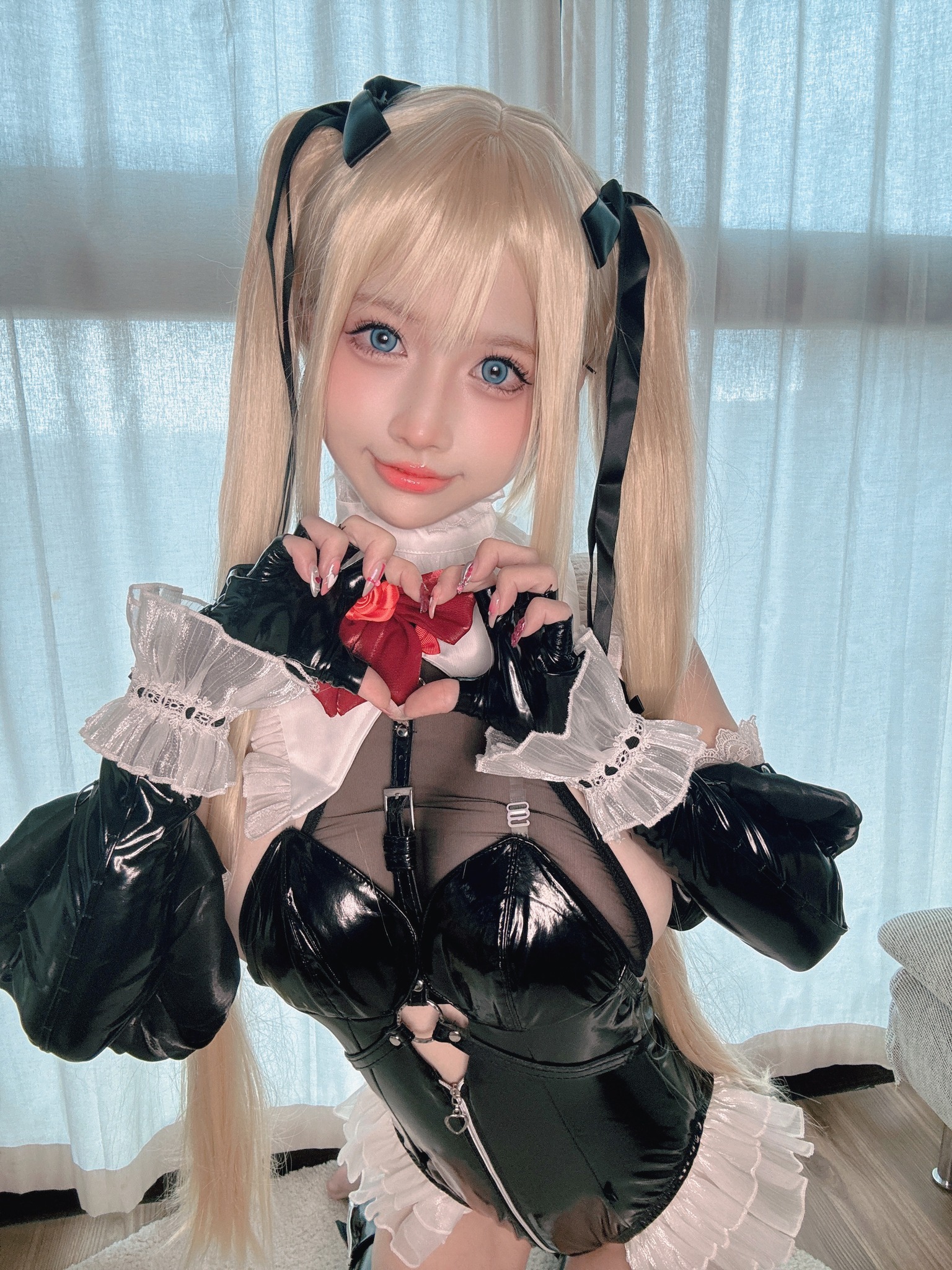 💙阮x黑cp💜 第一次跟亞織拍照就找人家拍了一支超ㄎㄧㄤ的影片 當天真的拍得超開心！！ 亞織一直是我很欣賞、也想努力看齊的