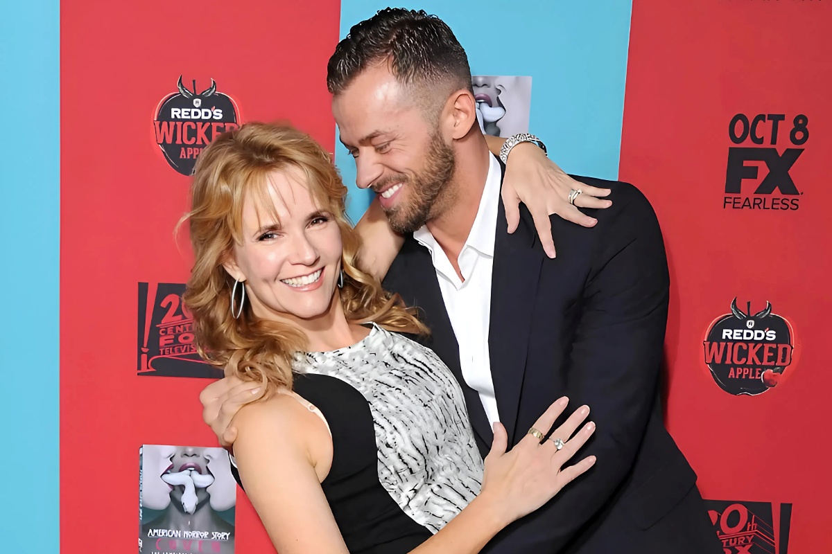 Dancing Lea Thompson Says Artem Chigvintsev Got “so Mad” At Her On 6095