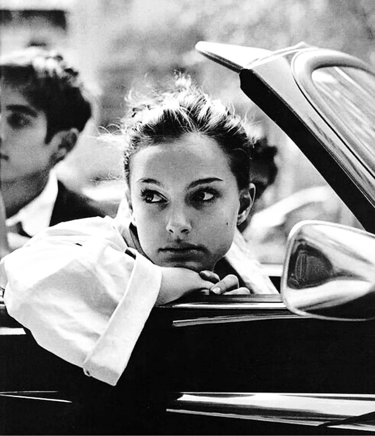 Historic In 1996 A Young Natalie Portman Stood At The Crossroads Of