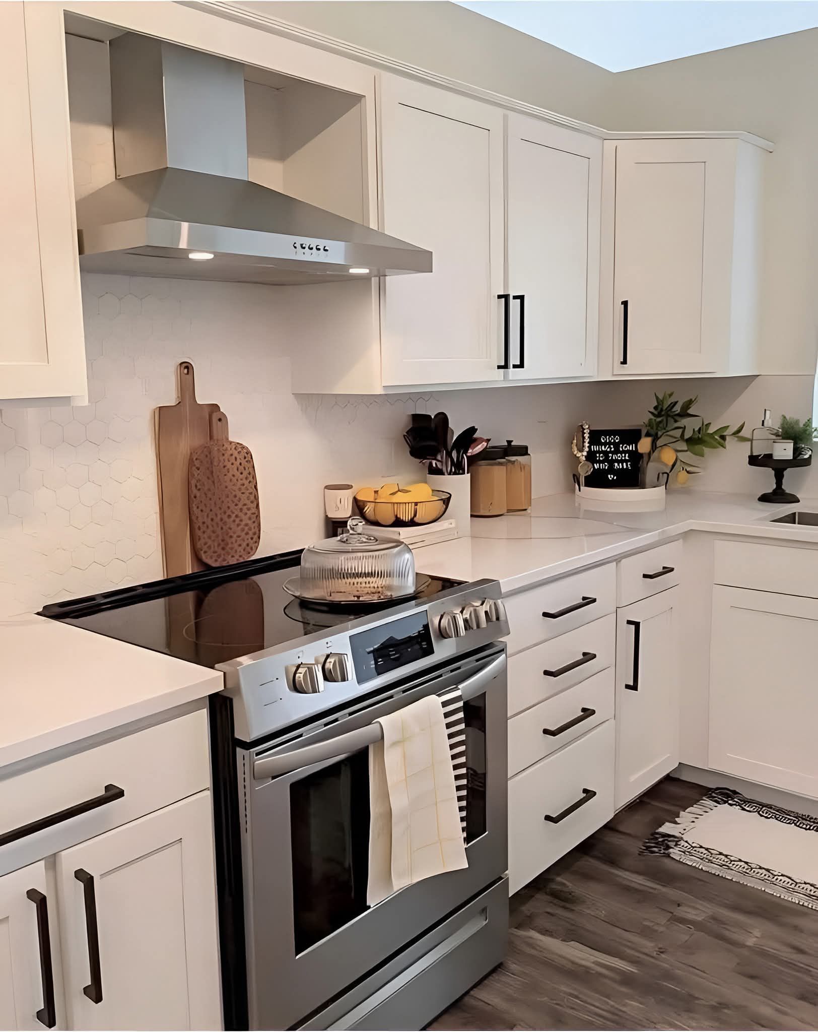 Home Interior Designs | I can't identify what's wrong with this kitchen ...