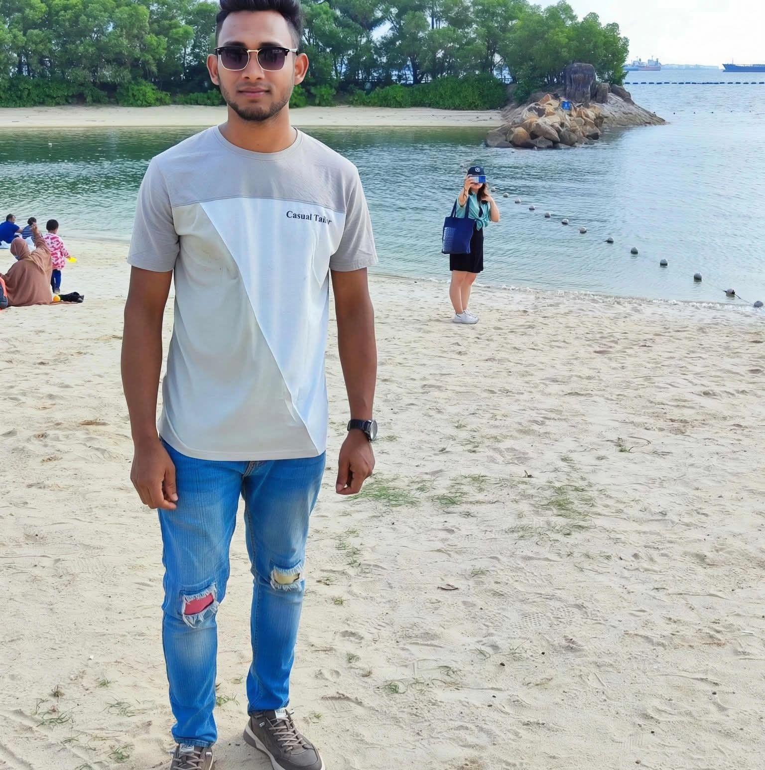 Want to speak English fluently but get stuck on difficult grammar? 🤯 ...
