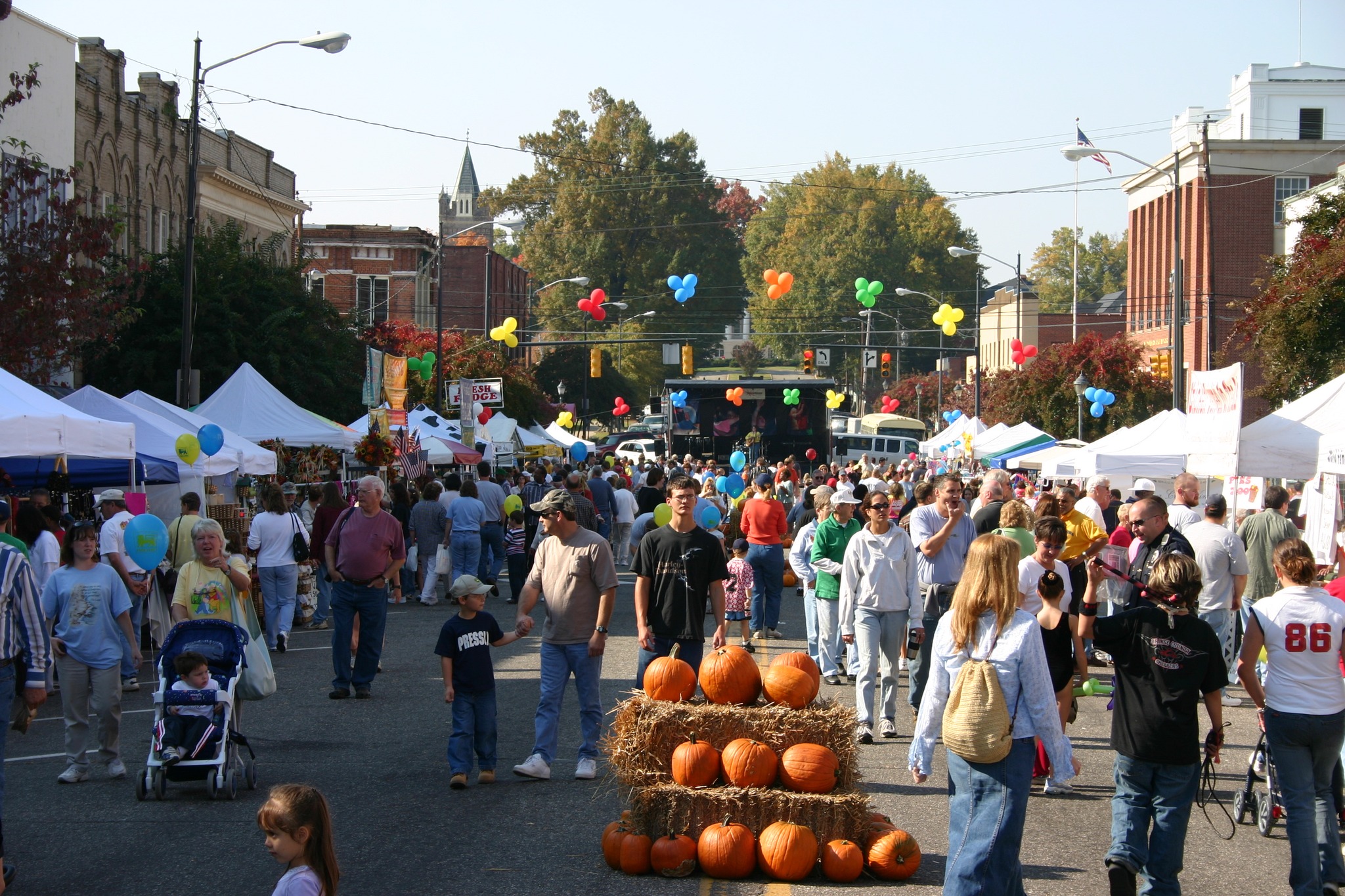Fall fun meets holiday giving in... - City of Statesville NC | Facebook