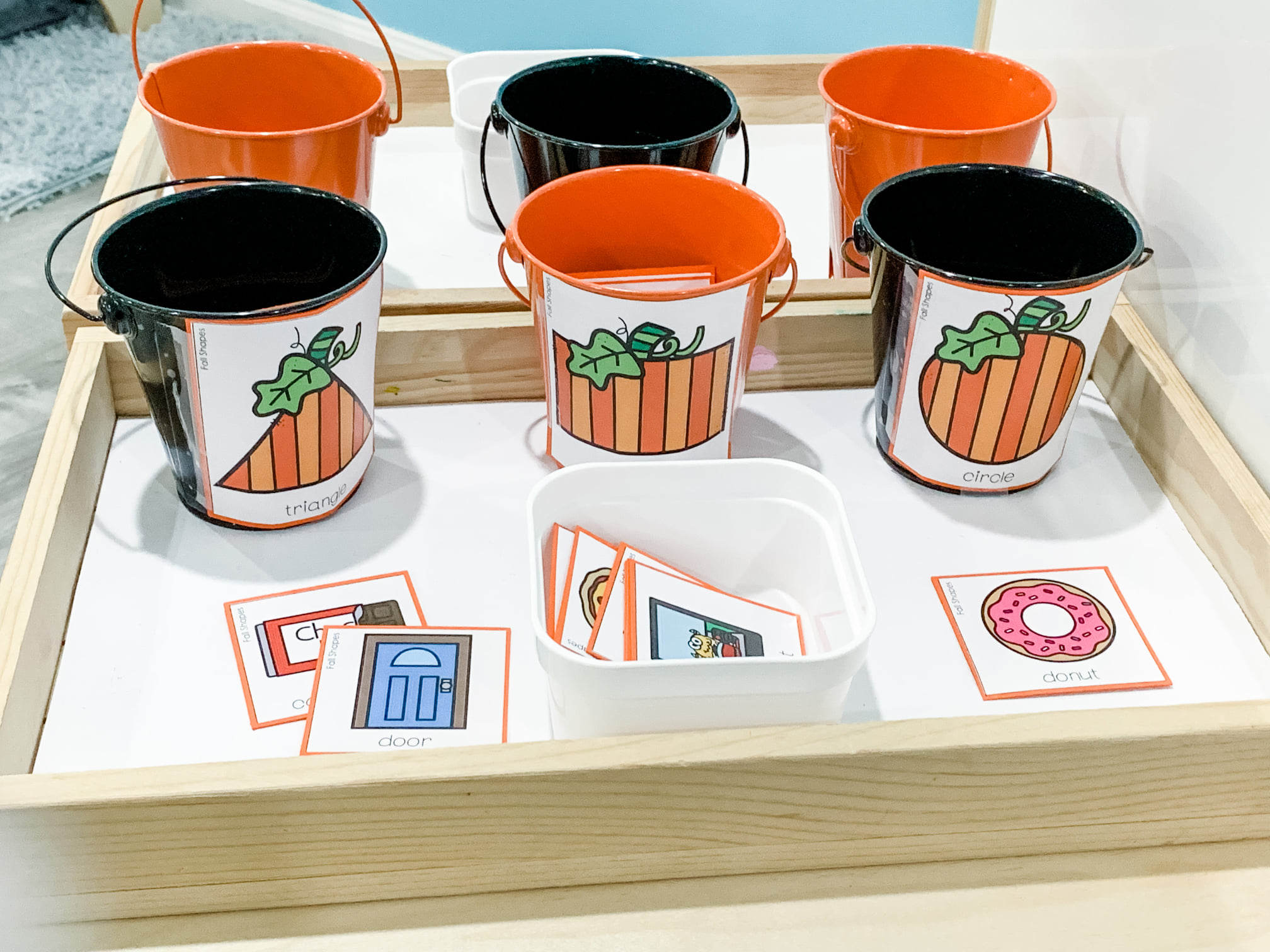 Play - Here's an easy shape sorting activity focusing on pumpkins ...