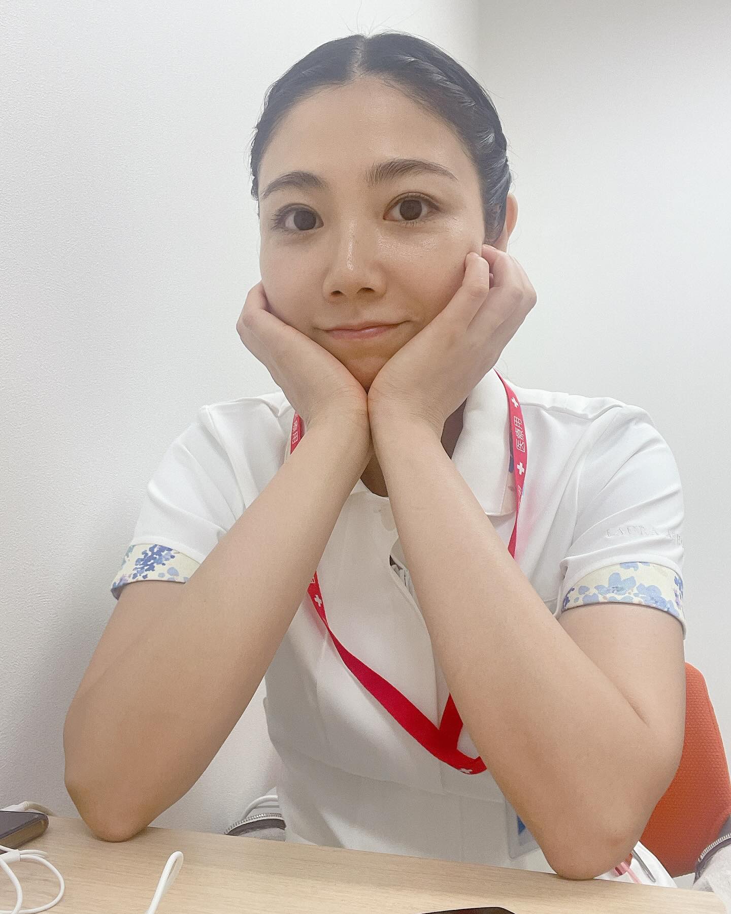 原アンナ 3連休いかがお過ごしですか？？☺️ 本日 1330から、日曜劇場『ブラックペアン2』の Facebook 3653
