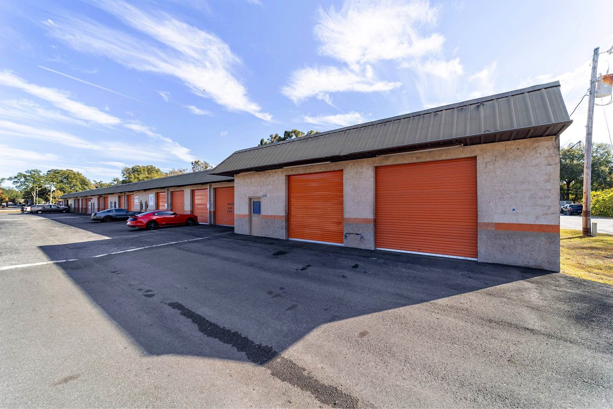 Auto Dealer Space For Rent