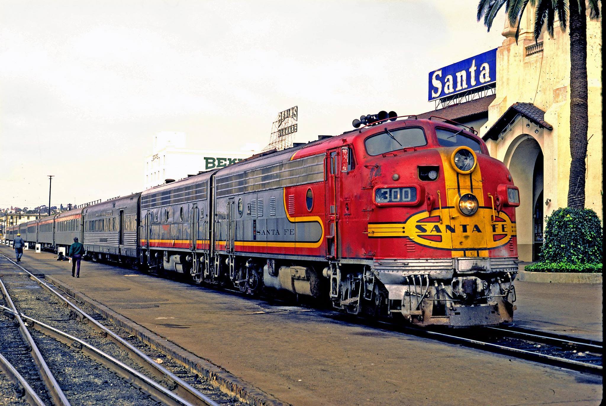 American Aging Santa Fe F7s Labor On Under The Amtrak