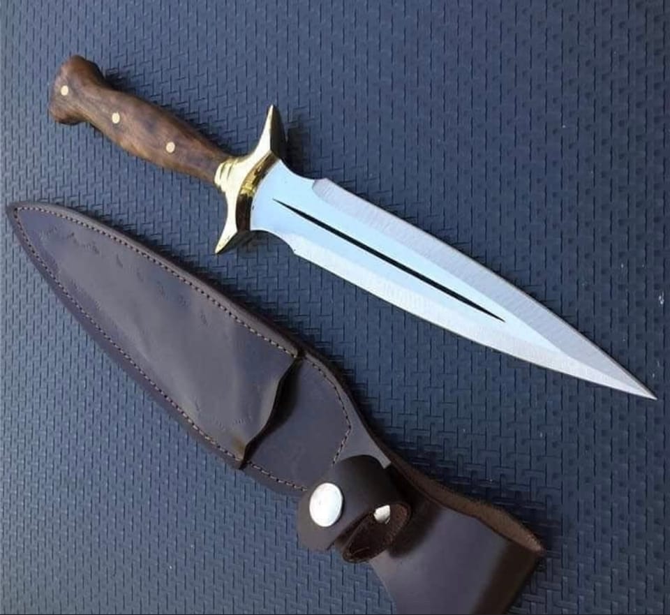 Knivespot Double Edged Medieval Custom Dagger Knife Handcrafted