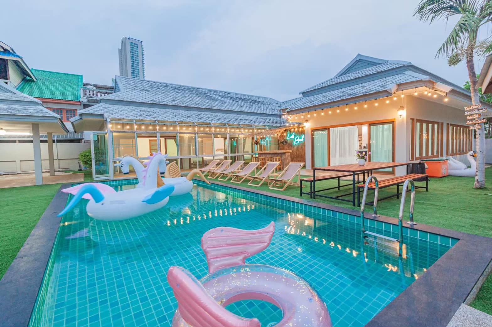 Laila Beach 🌴 ใกล้หาดเพียง 100 รวมบ้านพัก พลูวิลลา พัทยา 0594