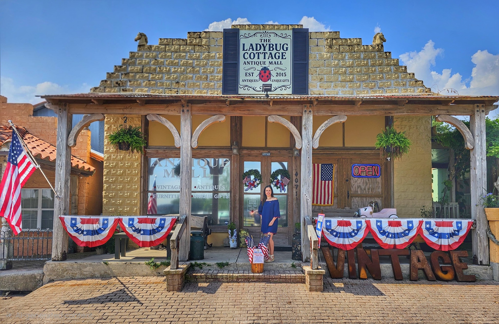 KellyJo's Cache - 🇺🇸🛍️ LABOR DAY WEEKEND — THIS or THAT!... | Facebook