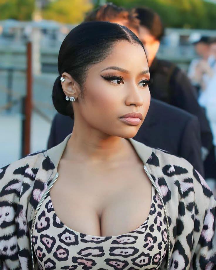 Hip Nicki Minaj Facebook 3986