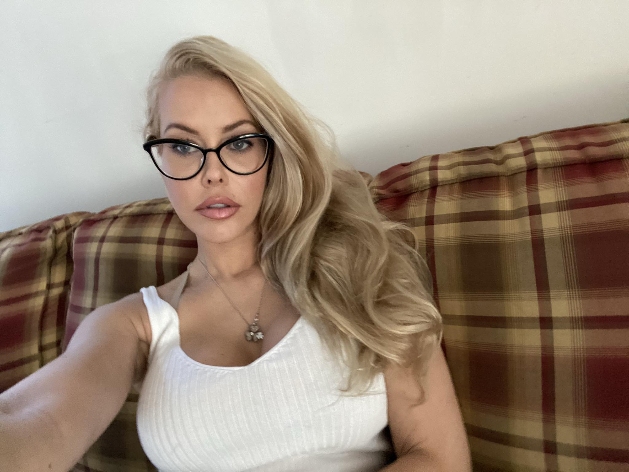 Nerd 🤓 Miss Kennedy Summers Facebook