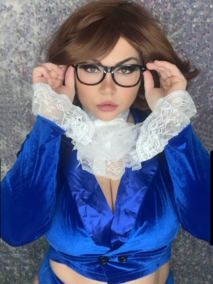 Canadian Comic Cutie
