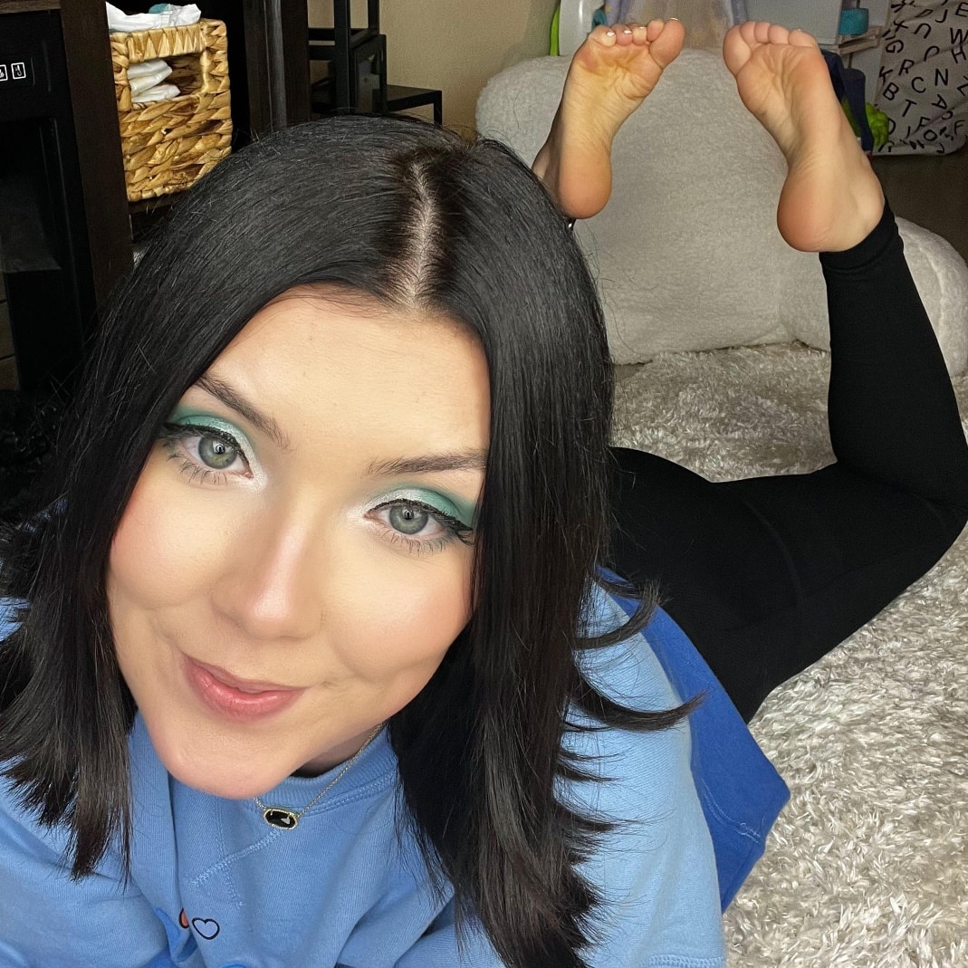 The Pose Stunning Beauty Faceandfeet Soles Thepose