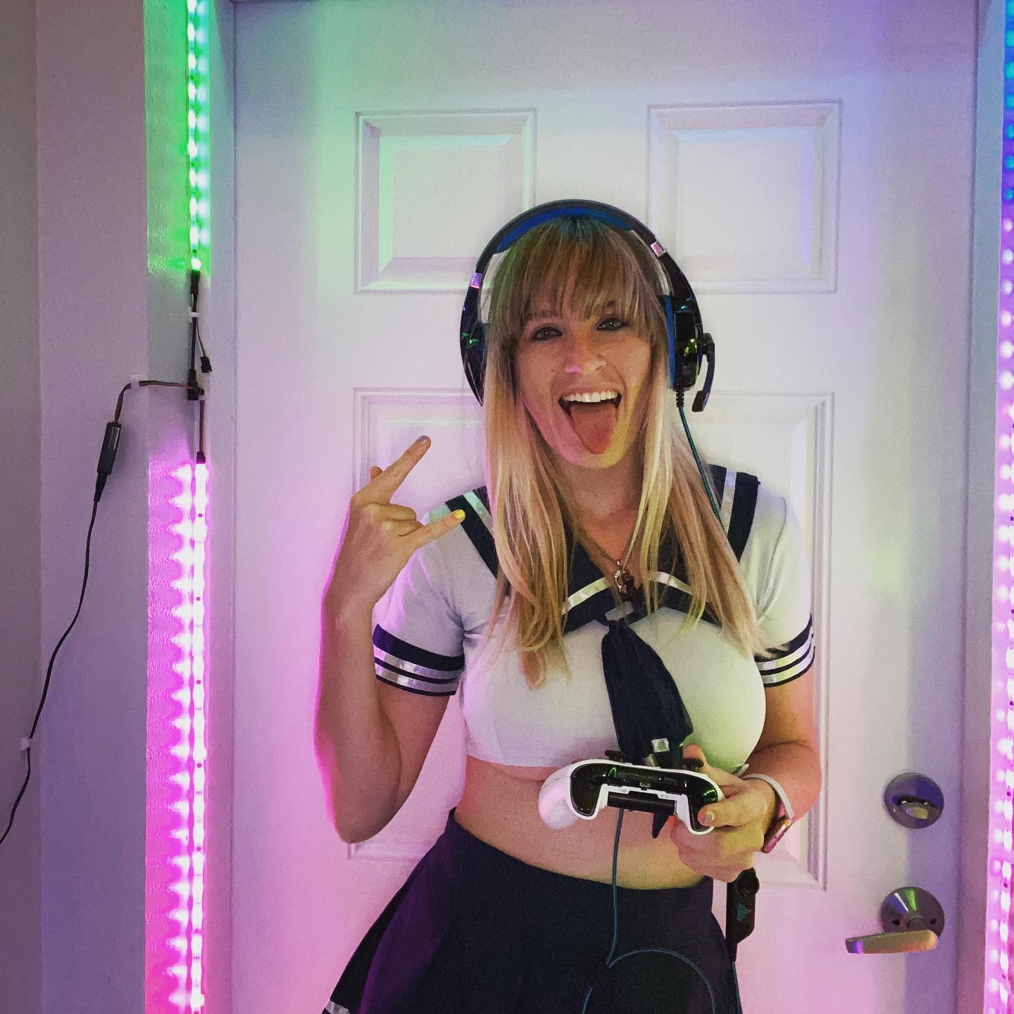 Hot Gamer Girls Online