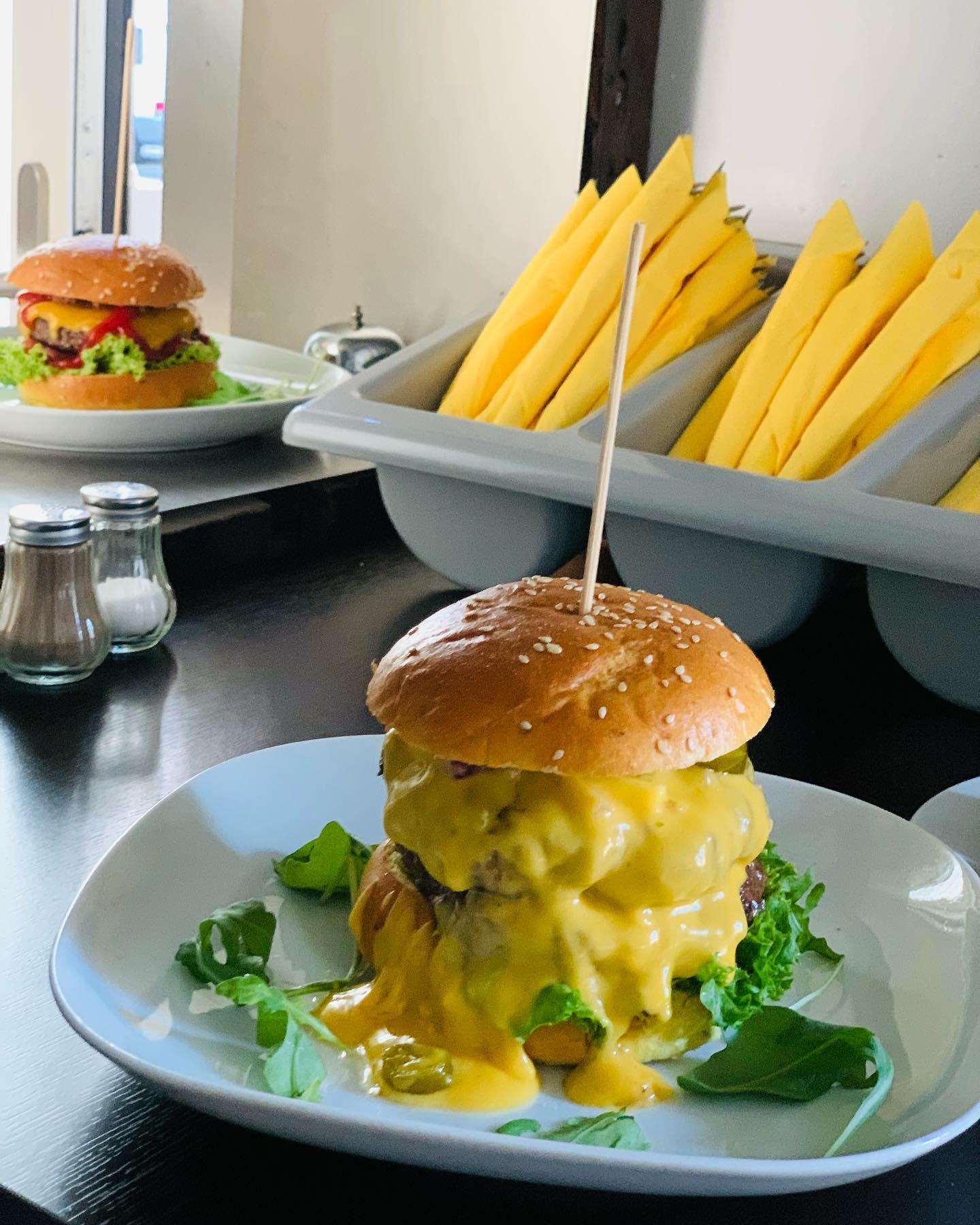 Mariposa Burger Cocktailbar