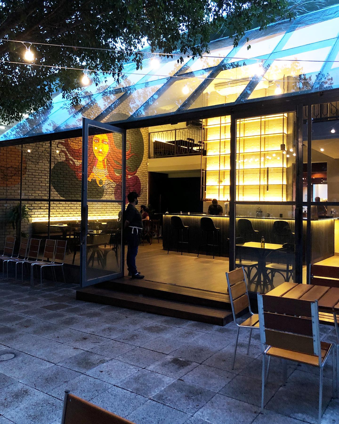 Área Externa Da Pizzaria Vinnys Na Construtora Conama