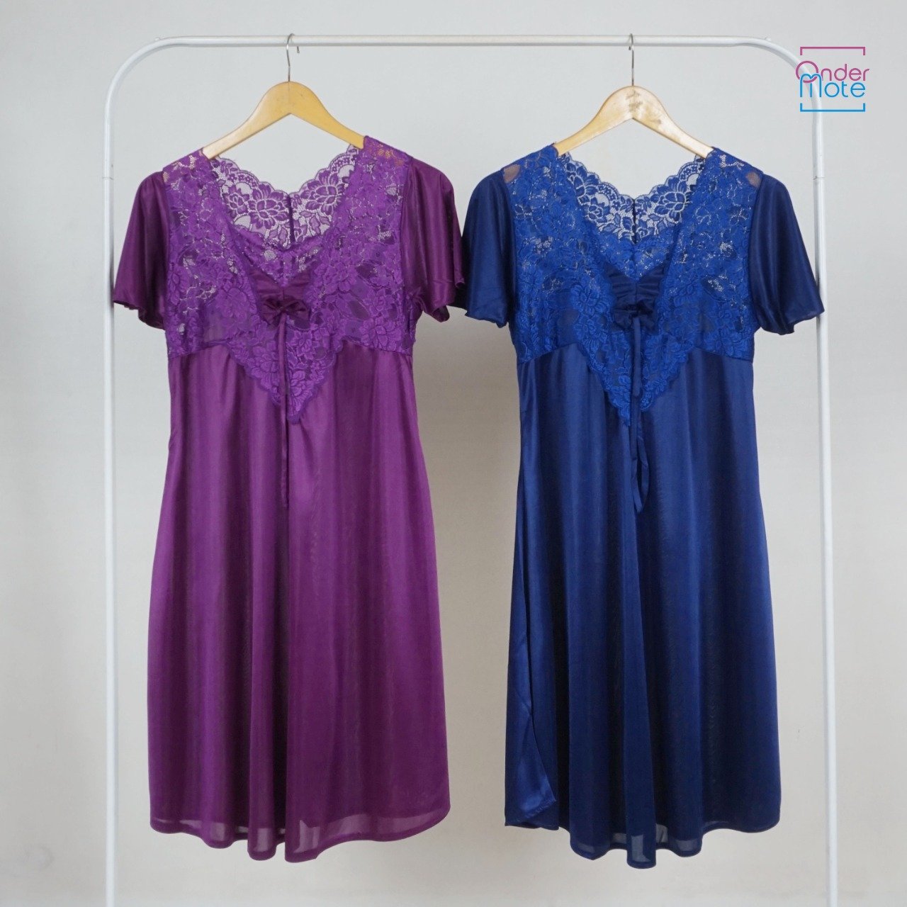 Tim Biru Ungu Lingerie Lengan Satin Tapi Dengan Bagian Dada Transparan So Ini Tu Modelnya