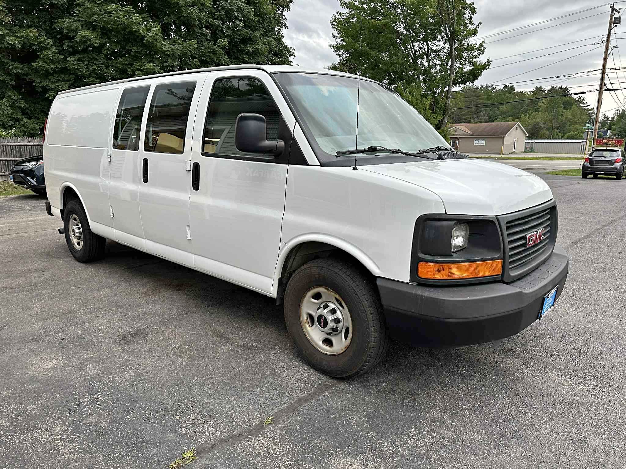 2014 Gmc Savana 3500 Cargo · Extended Van 3d 5152