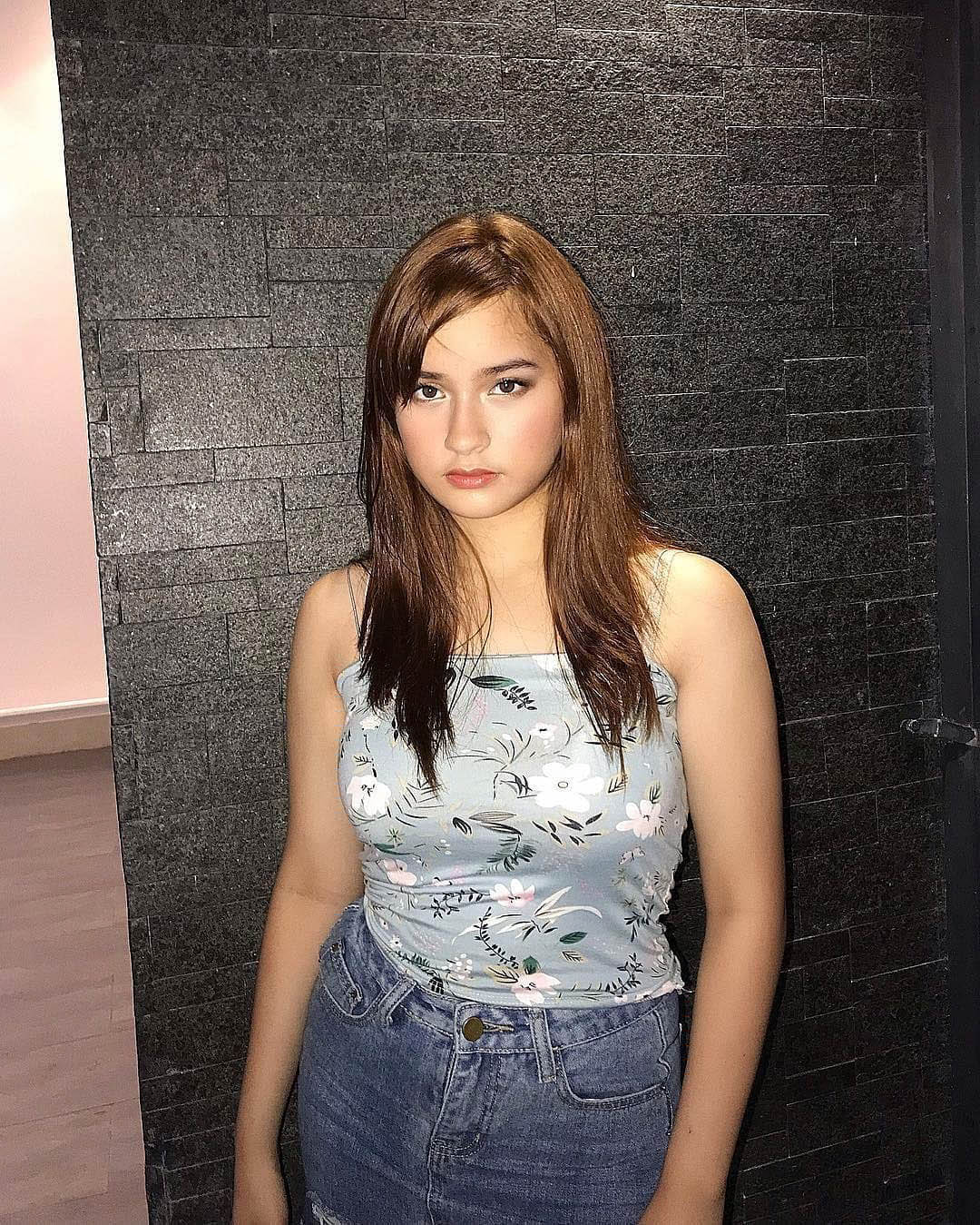 Sweet Filipina Girls Home