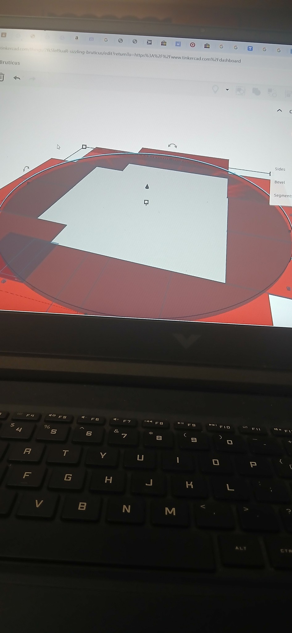 Tinkercad Worldwide User Group | Need to divide this circle in equal ...