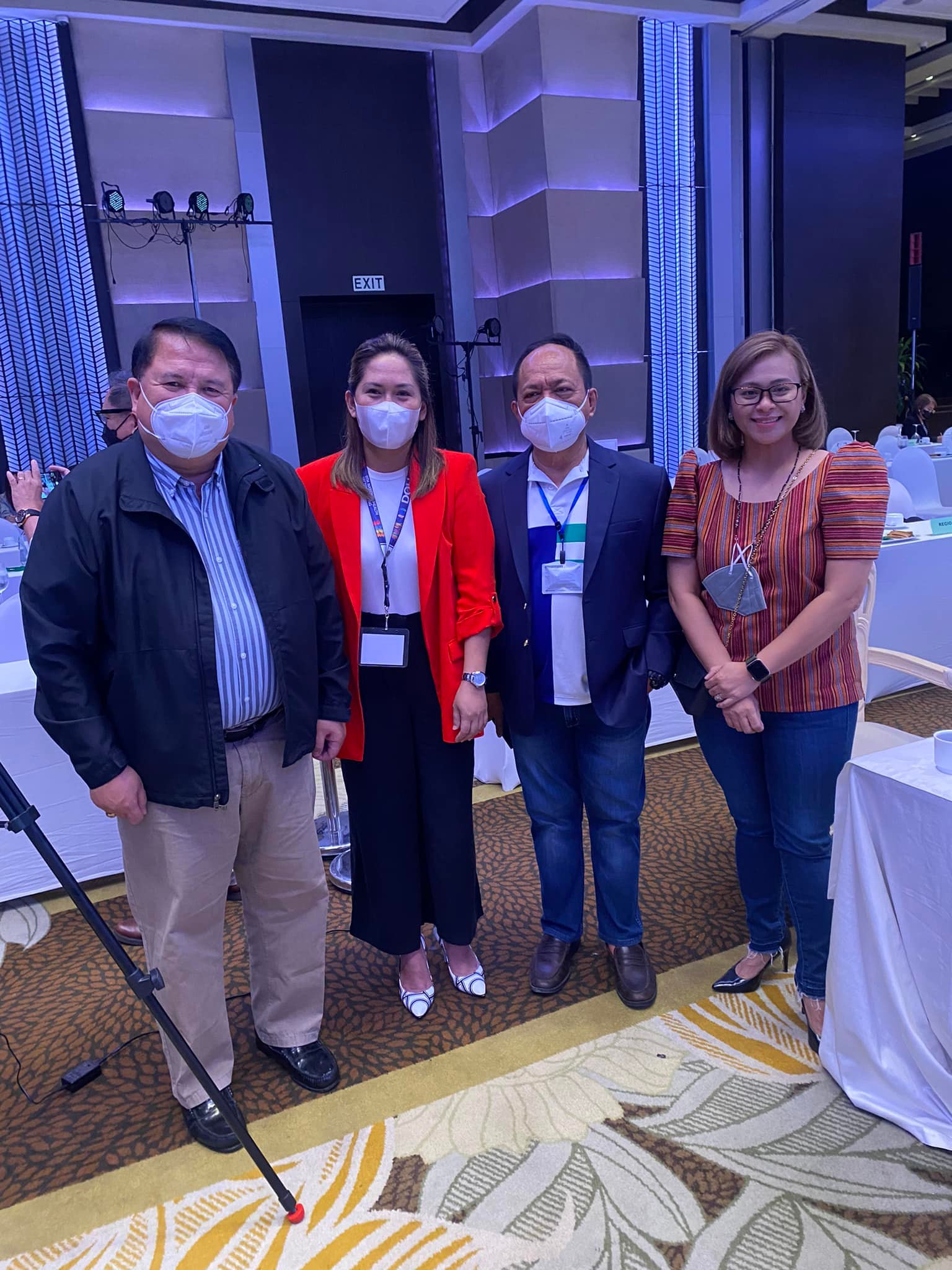 Girlie Enriquez Veloso With Doh Assistant Secretary For Visayas 3023