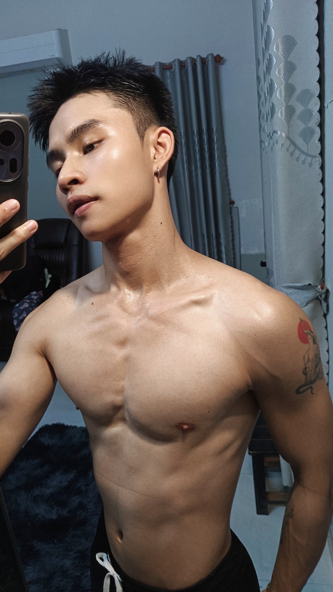 Tiến Đạt Tiến Đạt Added A New Photo 7910
