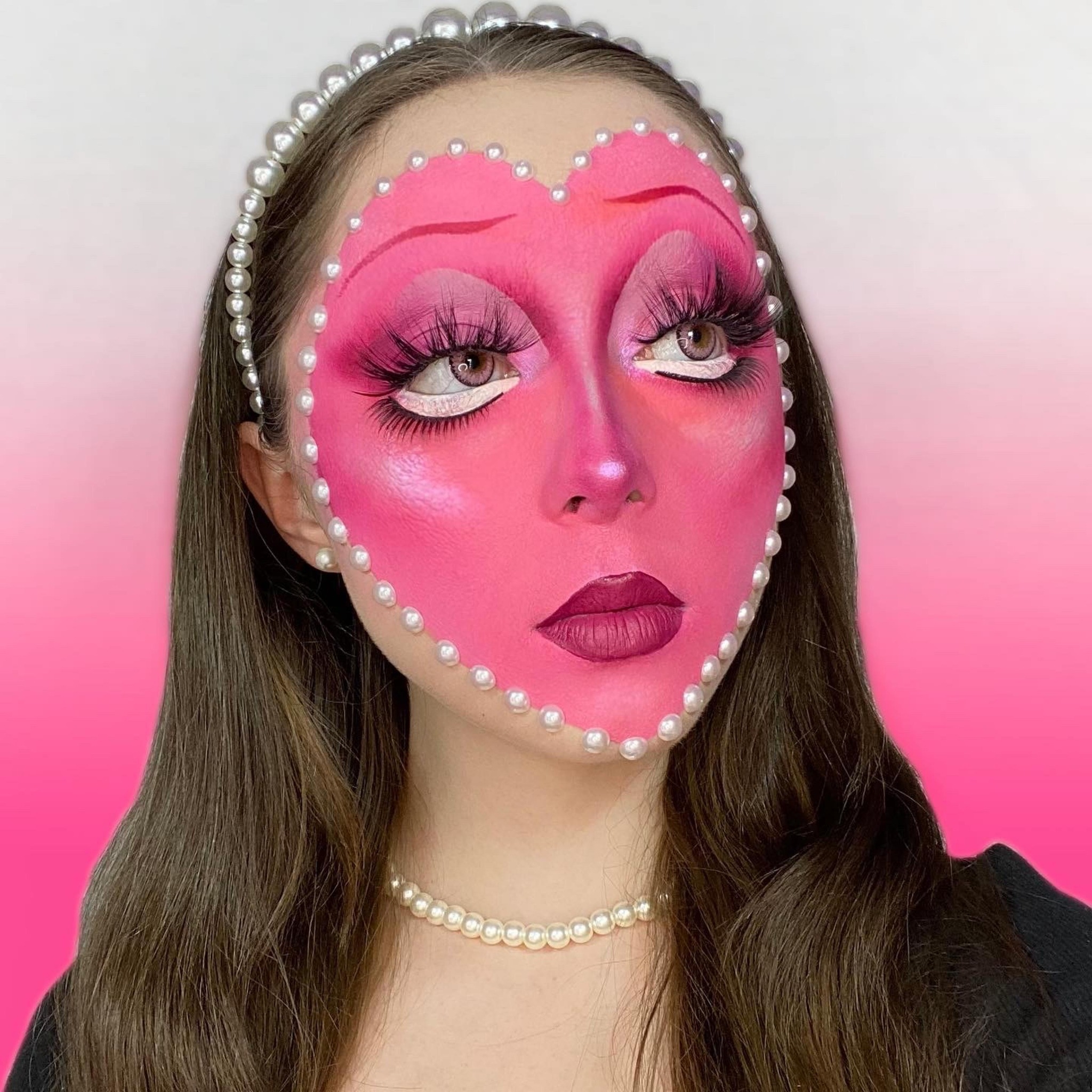 The Grinch as a Valentines Day character?!?💕💕 Products: @glisten ...
