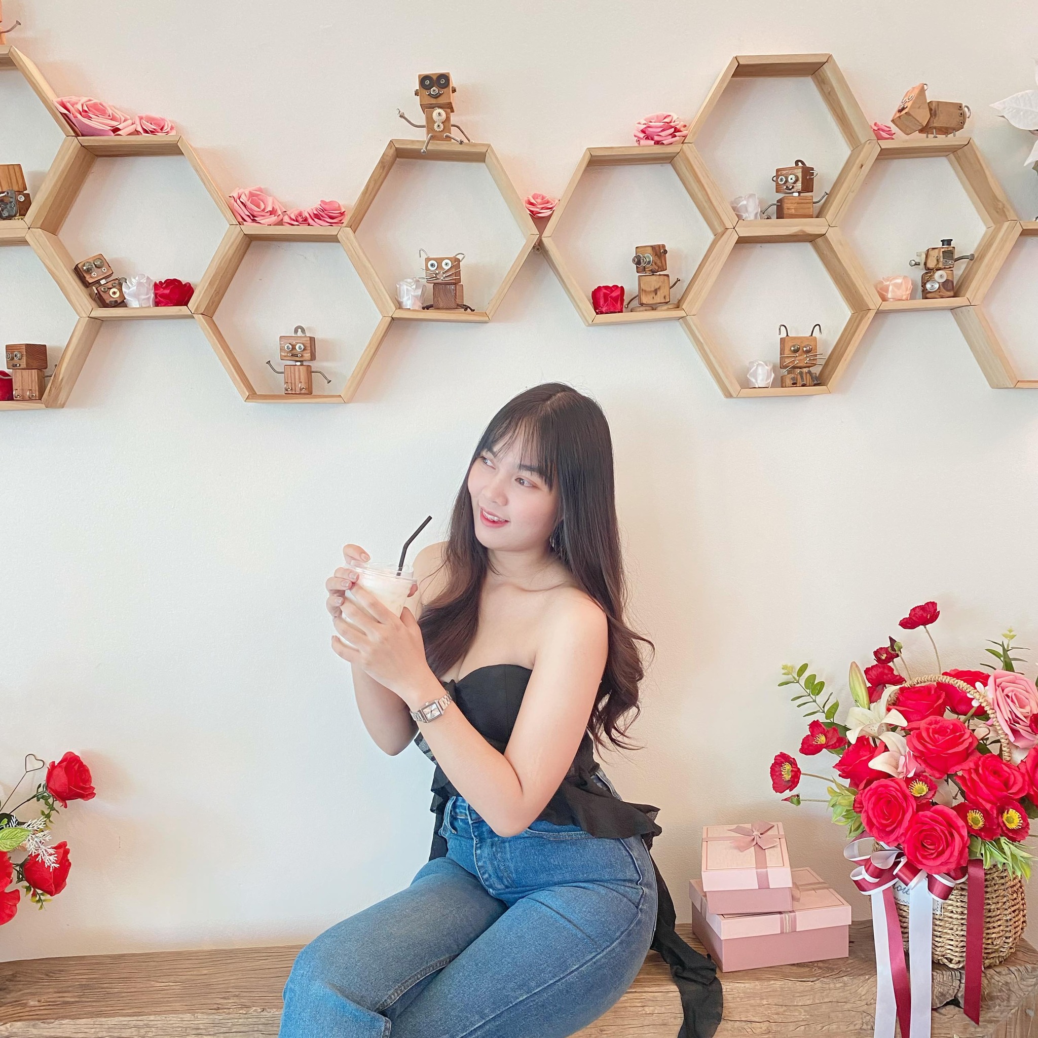 Phatcharin Ainbang