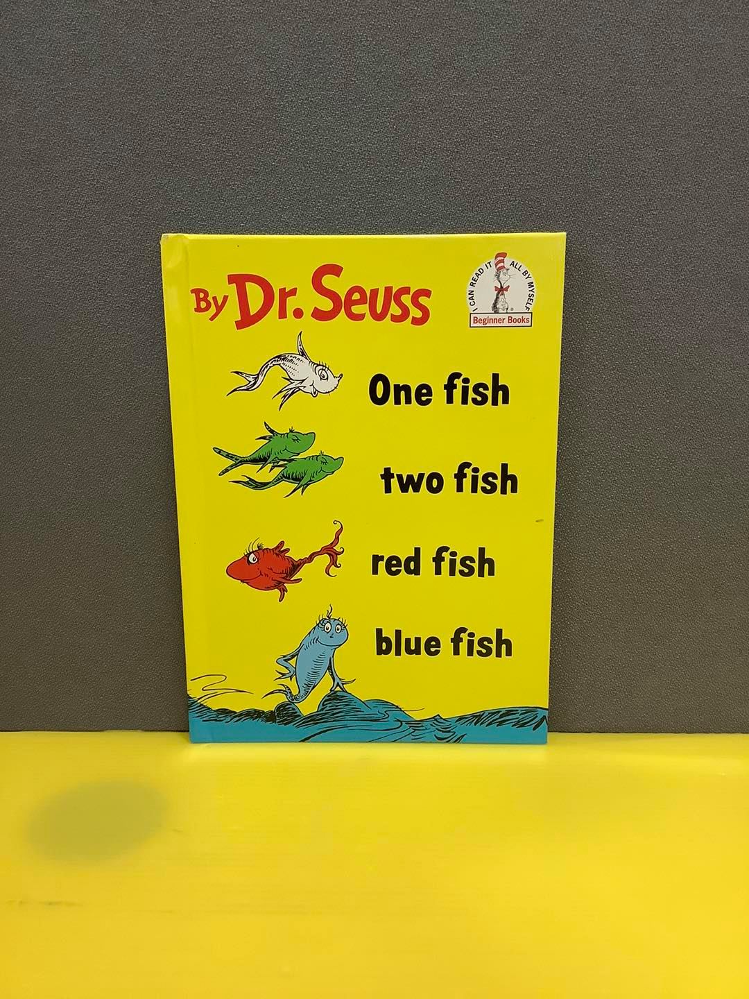 หนังสือ one fish two fish red fish blue fish 📚สภาพบ้าน ปกแข็ง // 120 ...
