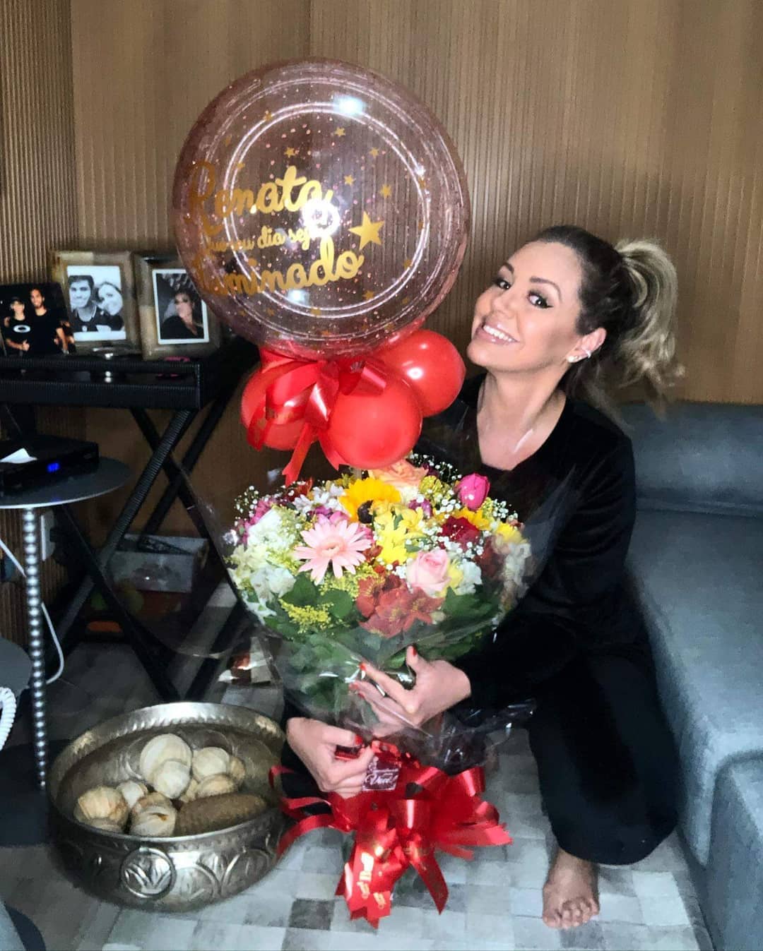 The Brazilian Model Renata Celebrities And Balloons 3691