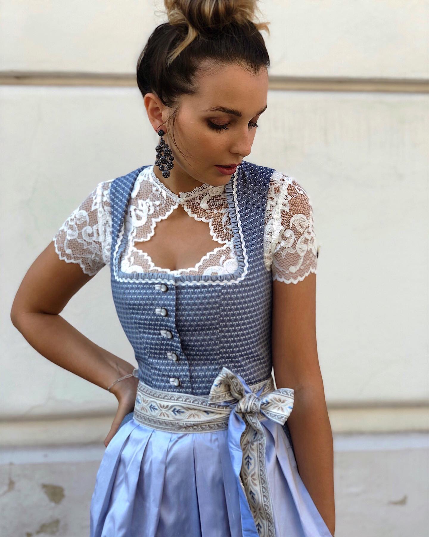 Alpenherz Beautiful Leandra Procelli In Dirndl