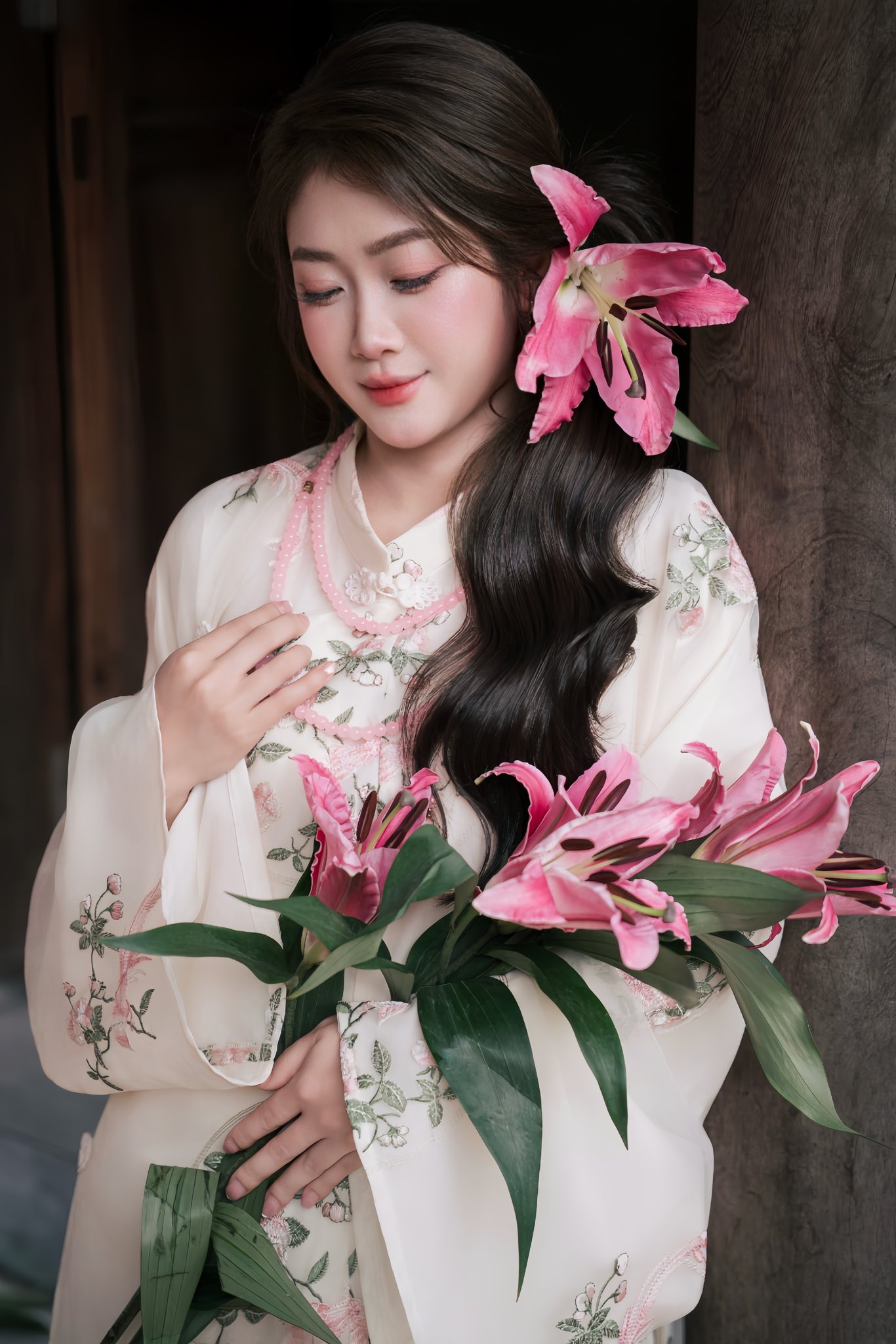 Luu Thuy Linh 9802
