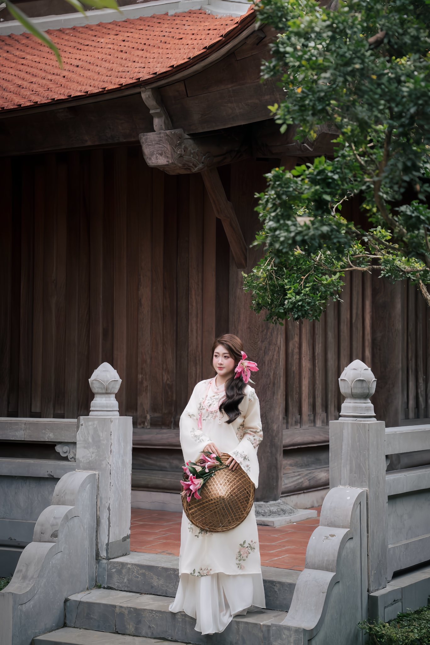 Luu Thuy Linh 7690