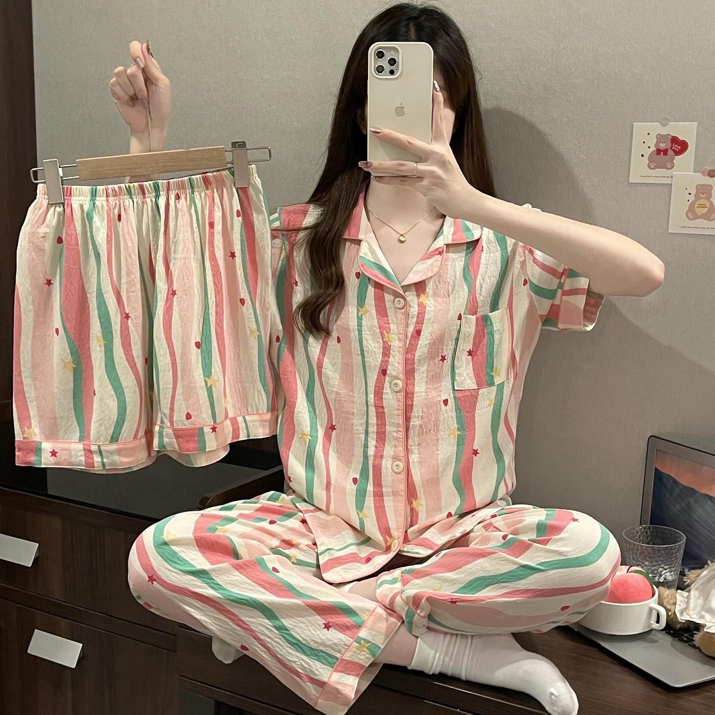 Girls Wear Collection On Reels