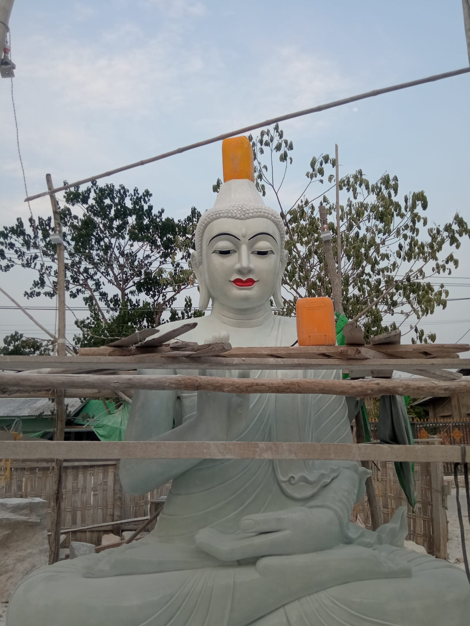 နွေဥ နွေဦး စကျင်ကျောက်ဆင်းတုမုဒြာအမျိုးမျိုးရောင်းဝယ်ရေး