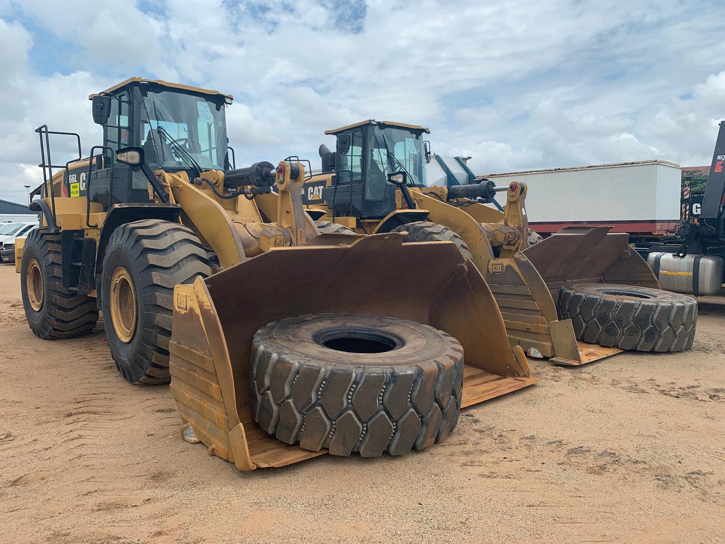 2 X 2018 Cat 966l Front End Loader Crosstate Auctioneers