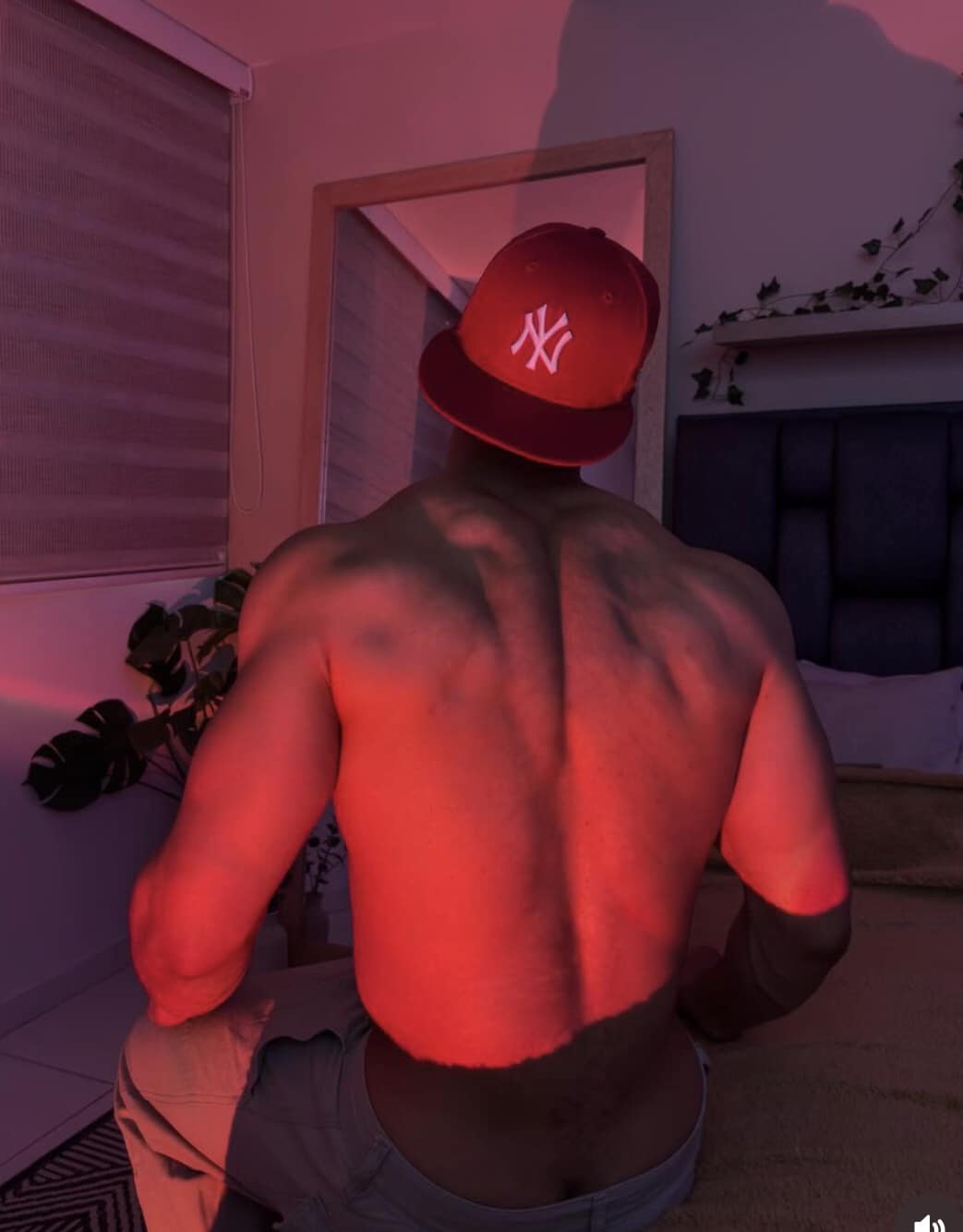 Hot Hunk Sexy Hunk Shirtless Gymhunk Hunk