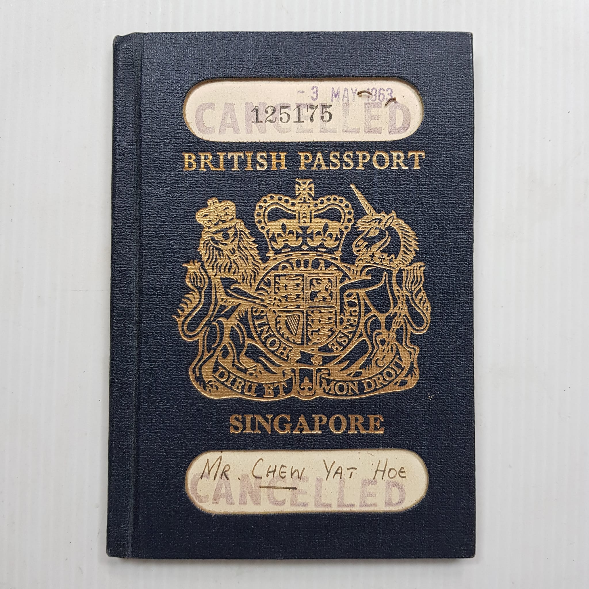 British Singapore Passport Odds And Collectables 8664