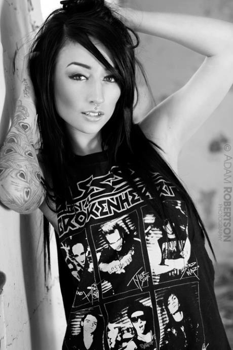 Hottest Tattoo Girls Added A New Photo Hottest Tattoo Girls