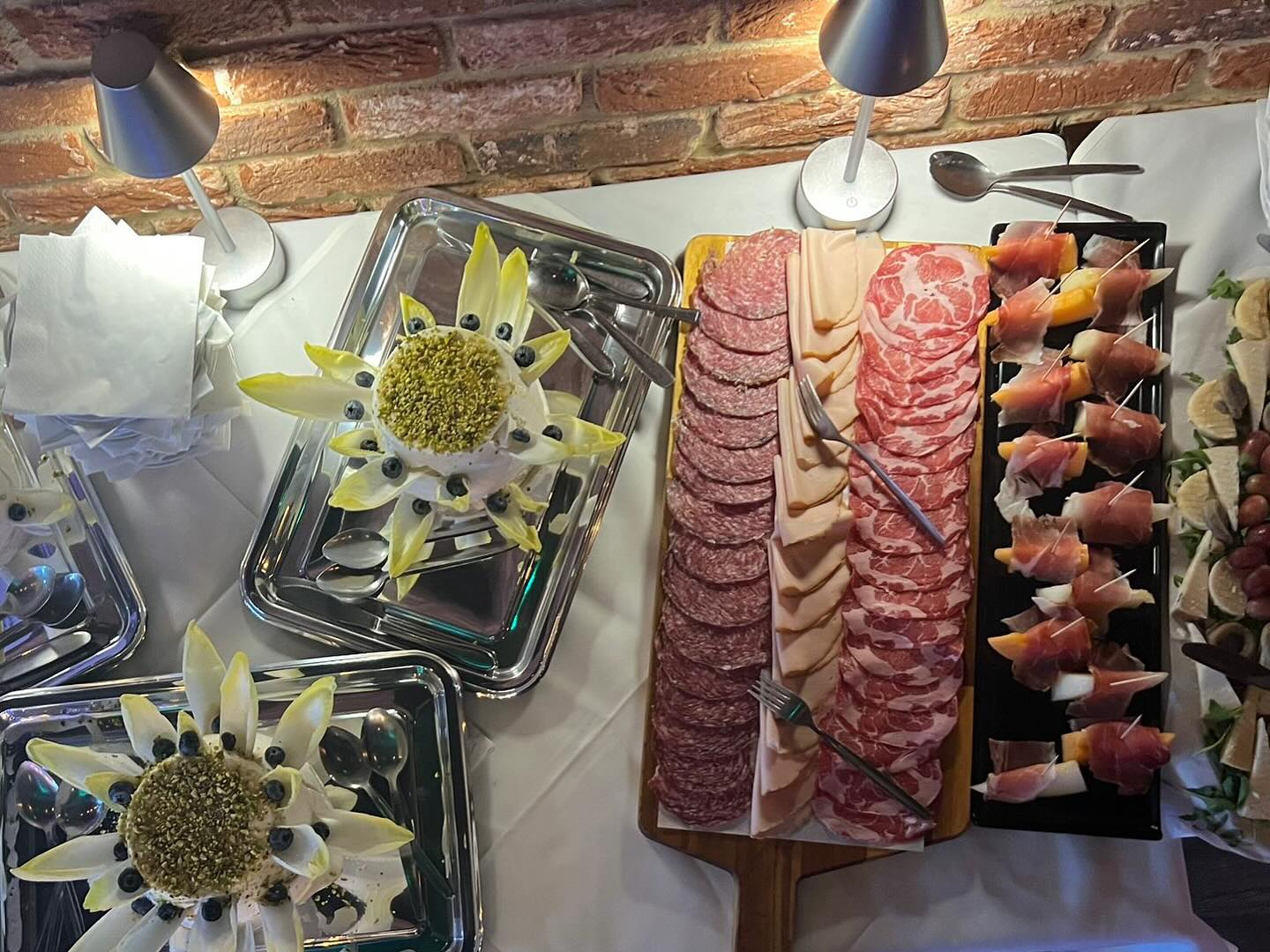 Ahmic Class Wine Bar