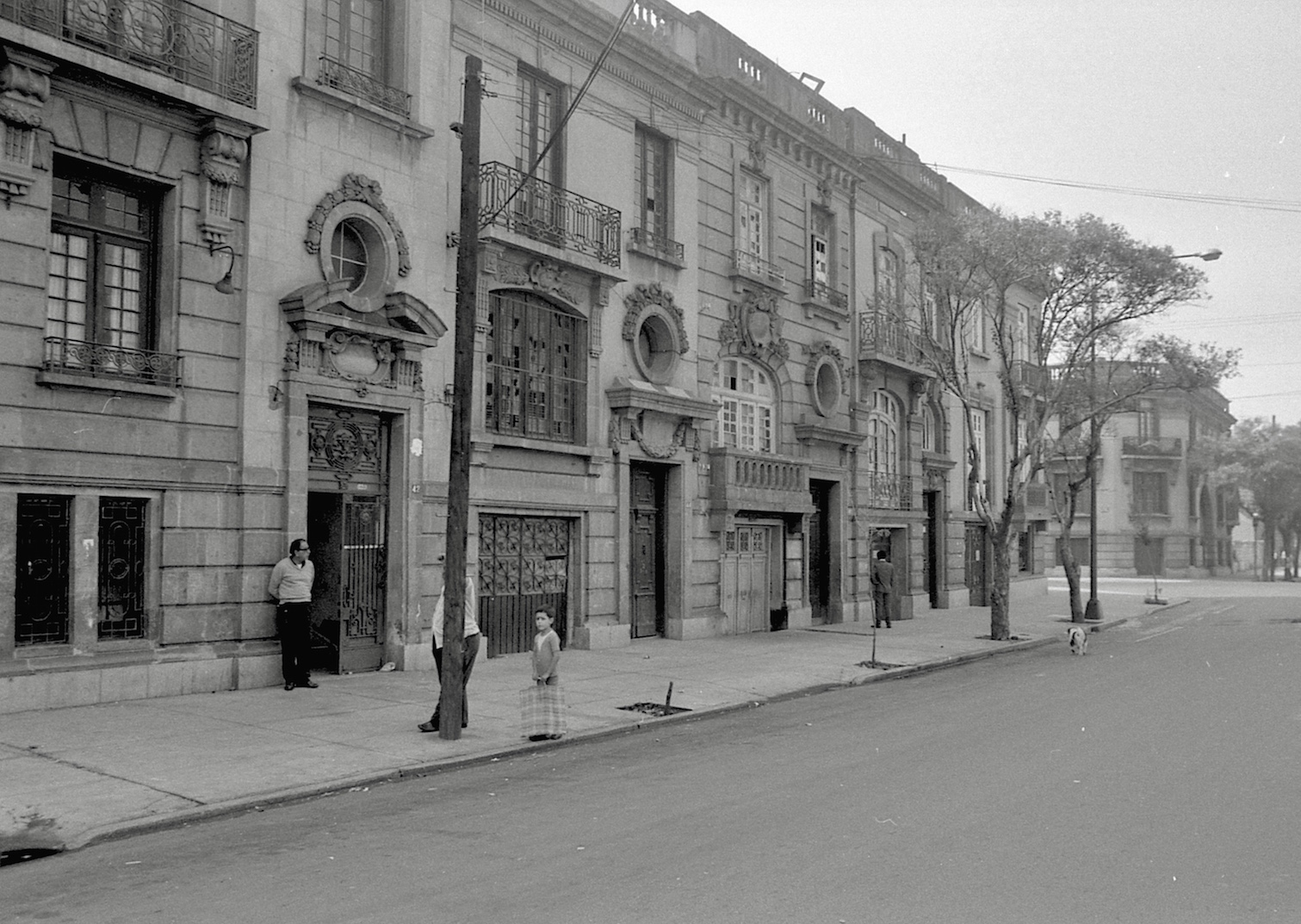 La La Calle De Tonalá Y La Esquina Con Colima En La Colonia Roma