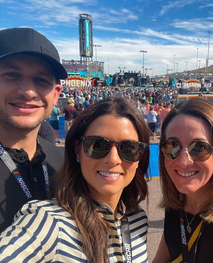 Nascar News Nation Throwback To A Classic Danica Patrick Selfie 📸
