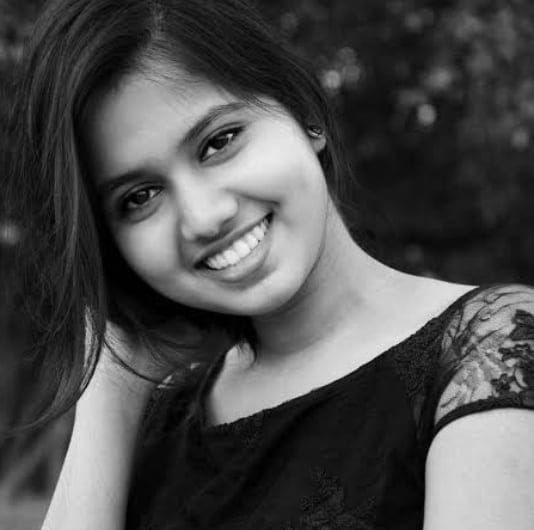 Sheela 9916
